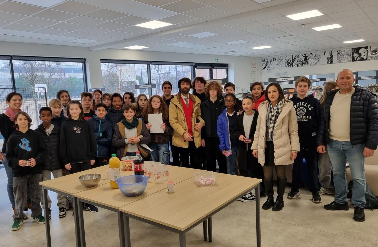 Remise des récompenses pour les lauréats du concours« Castor ...